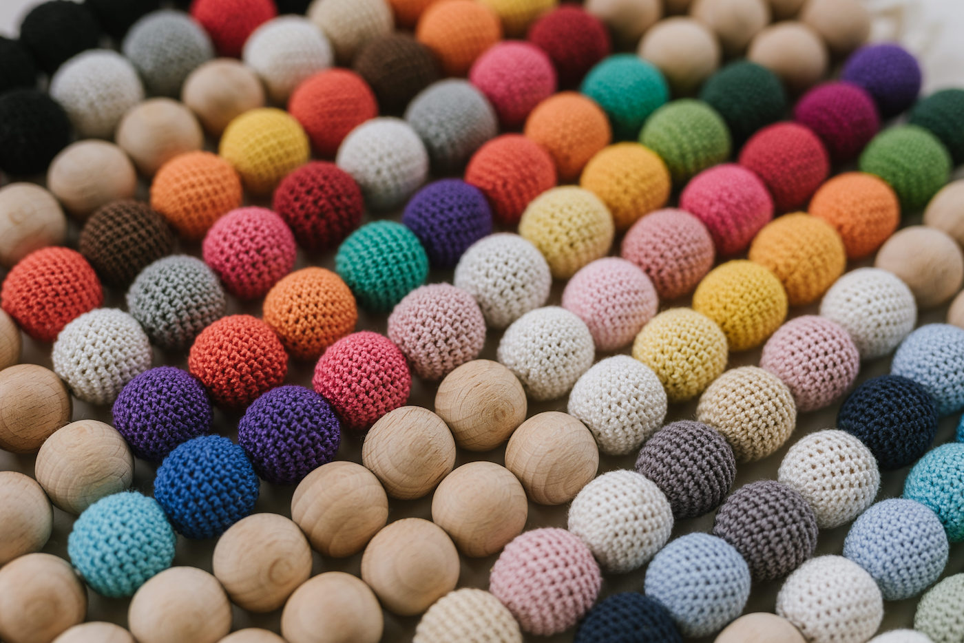 Nani Zani – Ogrlice za mame, glodalice za bebe